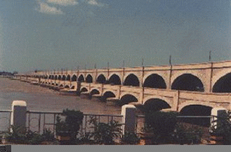 PakistanPaedia - Sukkur Barrage